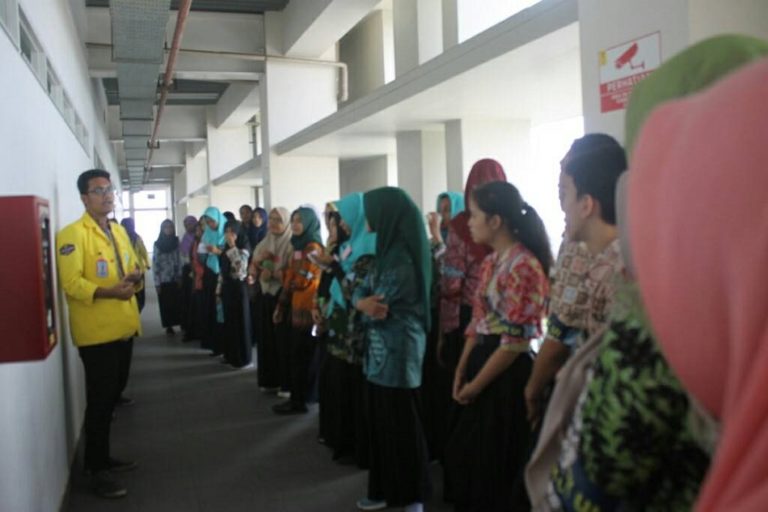 12 – Fakultas Ilmu Keperawatan